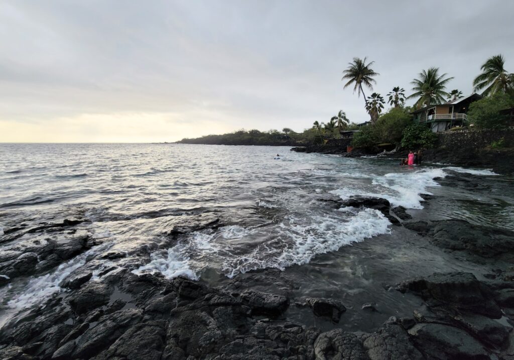 Two Step Beach on Honaunau Bay, Captain Cook - Hawaii Beaches